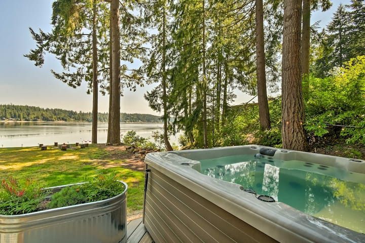 Dreamy Wooded Cabin With Private Beach & Kayaks! - Olympia, WA