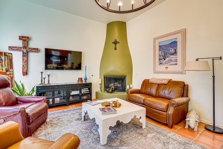 Sunny Adobe Retreat W/ Hot Tub & Mtn Views! - Tubac, AZ