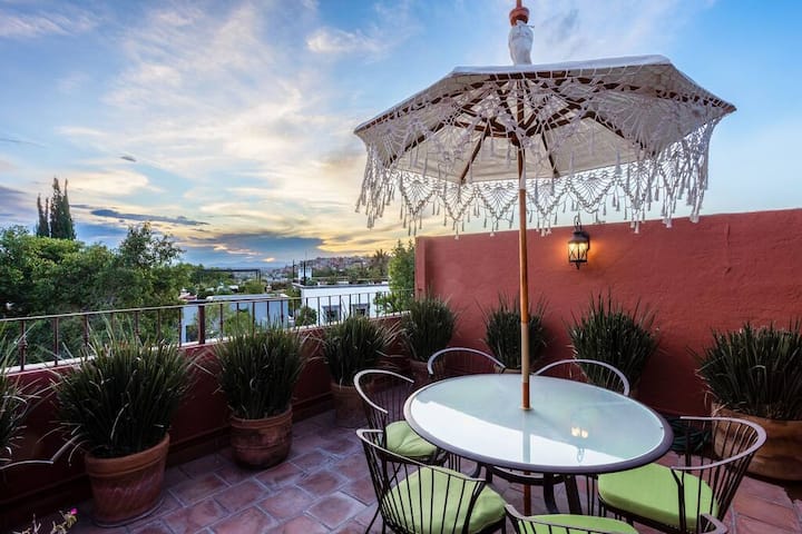 3br Garden Home Rooftop & Garage In Centro - San Miguel de Allende