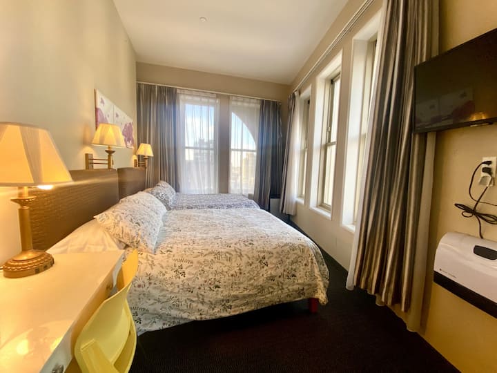 Soho View Premier Corner Room In Hotel Comfort - Brooklyn, NY