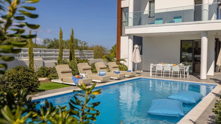 New 4 Bdr Villa In The Center Of Protaras - Protaras