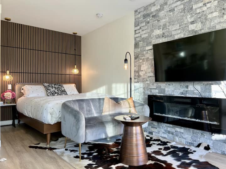 Lovely Downtown Modern New-build, W/secure Parking - San Jose, CA