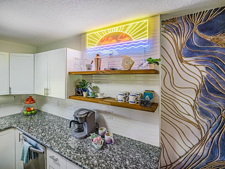 Pet Friendly | Fenced Yard | Beach Chairs | Clean - Sebastian, FL