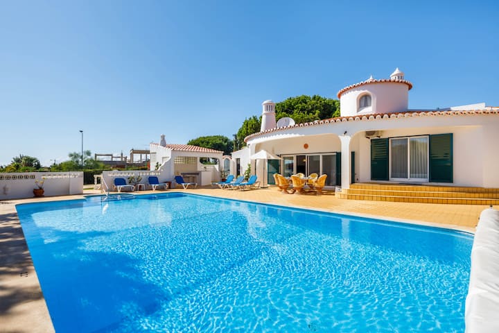 Casa Cúpula - Heated Swimming Pool, Just 700m From - Carvoeiro
