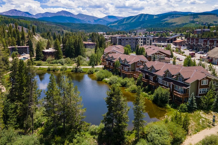 4br Townhouse W/ Private Hot Tub & Balcony - Winter Park, CO