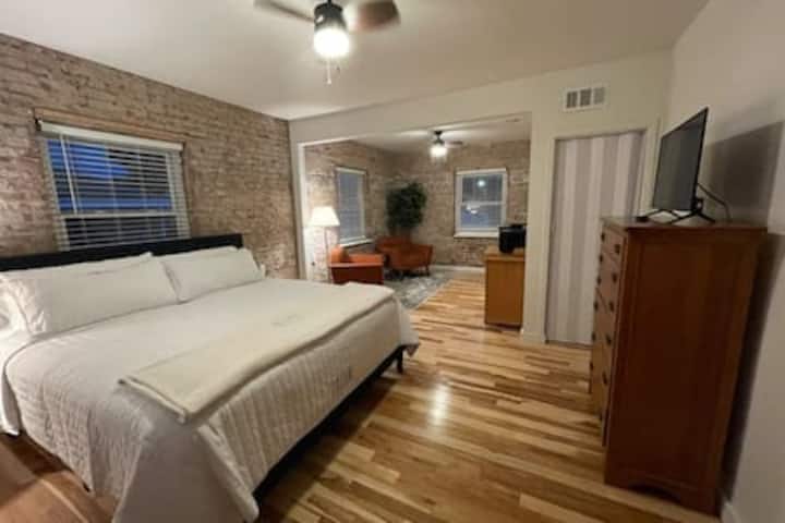 Studio Suite - Kansas