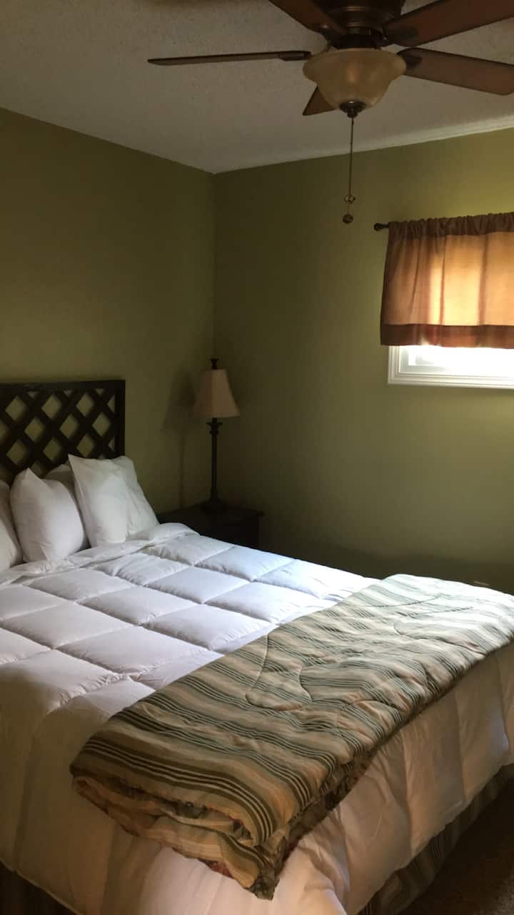 The Villas On Lake George- Lakeside Suite - Bolton Landing, NY