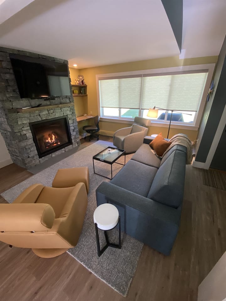 Village Green Oasis, 2 Bedroom And 2 Bathroom. - Stowe, VT