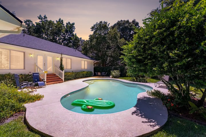 *Mid-century Mandarin Retreat * - Pool, Sleeps 10 - Jacksonville