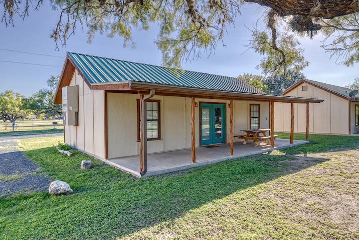 Bent River Cabin #4 @ Frio River Escape - Concan, TX