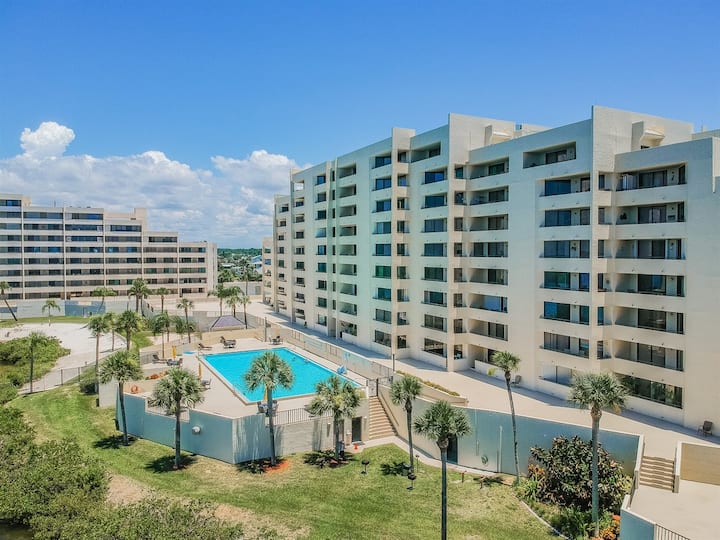 2/2, Waterfront, Hudson, Private Beach! #806 - Hudson, FL