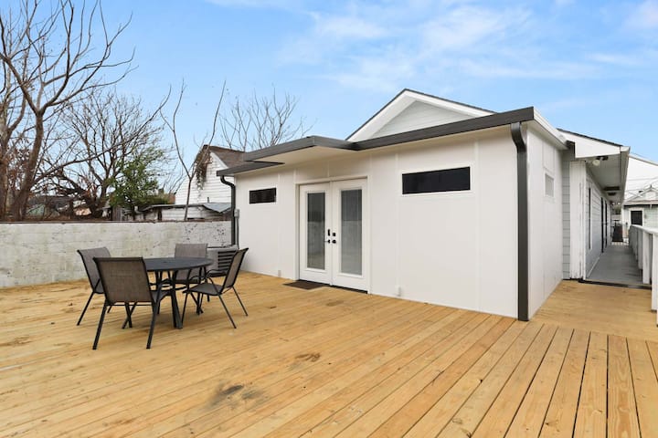Unique 1bd 'Urban Cabin' Close To French Quarter - New Orleans, LA