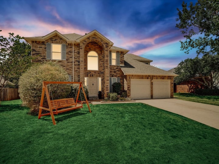 Luxury Escape Home With Pool/spa/game Room - Flower Mound, TX