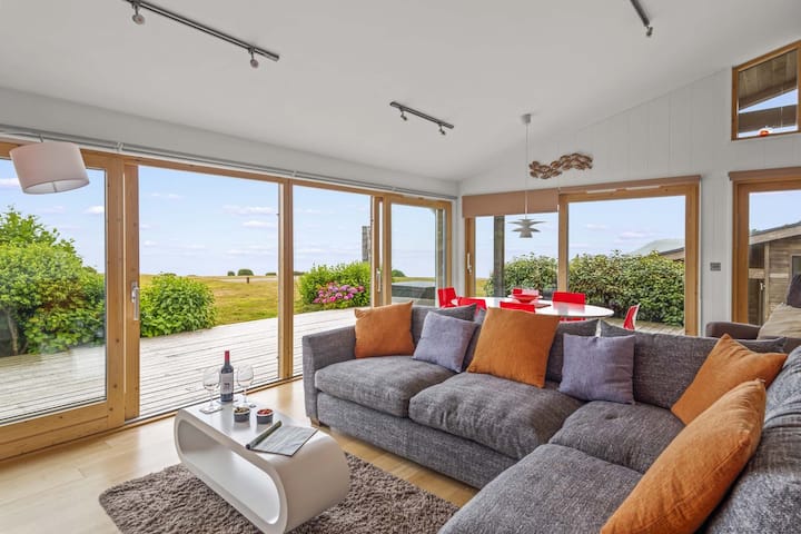 House 41: Modern Beach House With Sea Views & Deck - Polperro