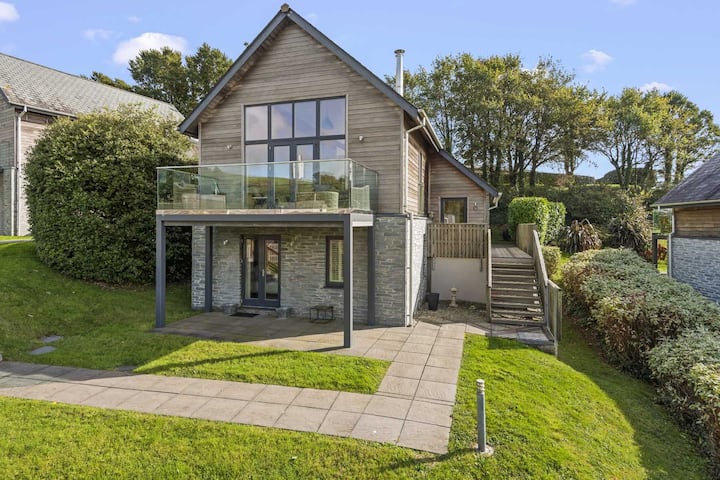 House 30: Pet Friendly Enclosed Garden & Hot Tub - Polperro