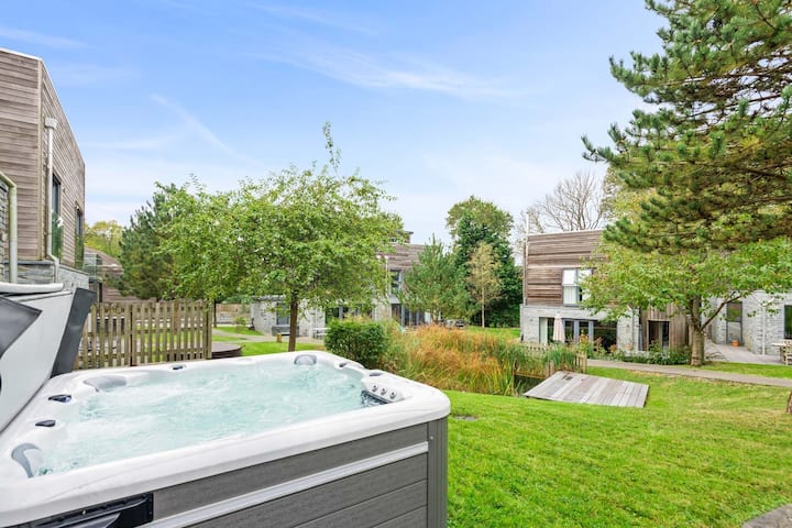 House 12: Pet Friendly Enclosed Garden & Hot Tub - Polperro