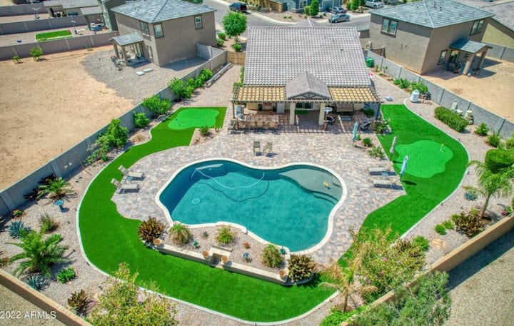 Family Oasis!pool+hottub+kitchen+outdoor Living! - Maricopa, AZ