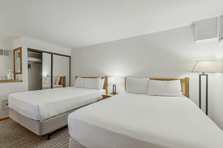 Aspen Mountain Lodge 106: Walk To Lifts Studio - Aspen