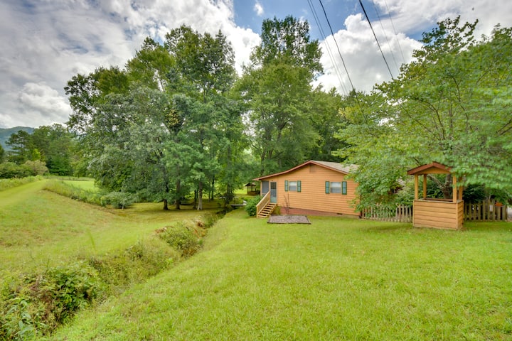 Grand Murphy Cabin W/ Fire Pit & Game Room! - Murphy, NC