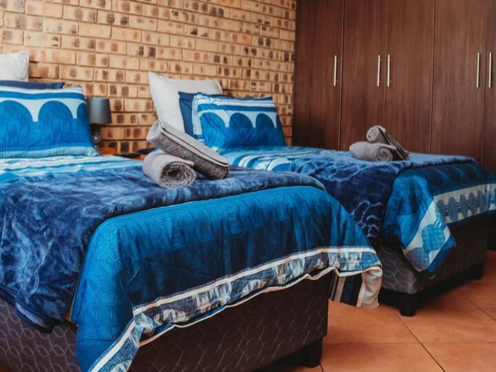 Sunset Guesthouse | Twin Room Self-catering - Middelburg