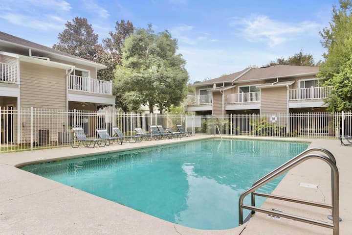 Chic Condo W/ Community Pool - Under 10 Mins To Uf - Gainesville, FL
