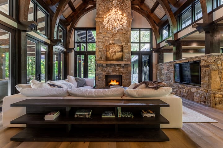 Stunning Private Home With Impeccable Architecture - Maggie Valley, NC