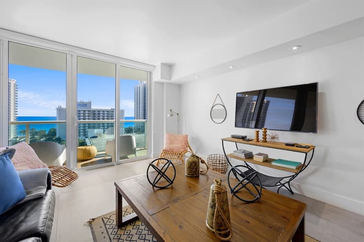 Spacious Oceanview Beach Corner | 2 Bedroom - Surfside, FL