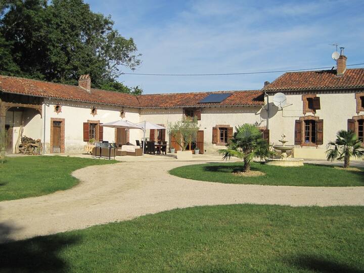 Maison Dans Les Pyrénées Avec Piscine - Vic-en-Bigorre