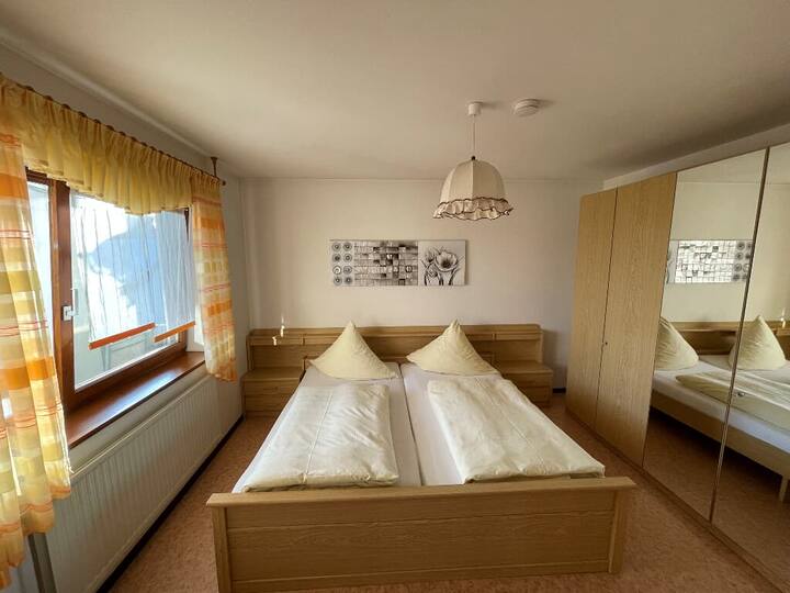 Ferienwohnung St. Leonhard 2 (70qm) Mit Balkon (Reitschule Fuchsenhof) - Neunburg vorm Wald