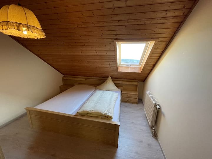 Ferienwohnung St. Leonhard 3 (70qm) Mit Balkon (Reitschule Fuchsenhof) - Neunburg vorm Wald