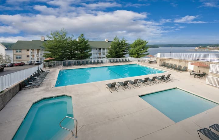 Lakeside Getaway: 1br King Suite At Wyndham Ozarks - Osage Beach, MO