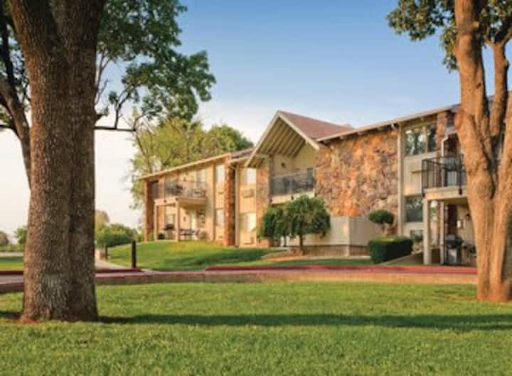 Scenic Lakeside Escape: 1br At Wyndham Grand Lake - Grove, OK