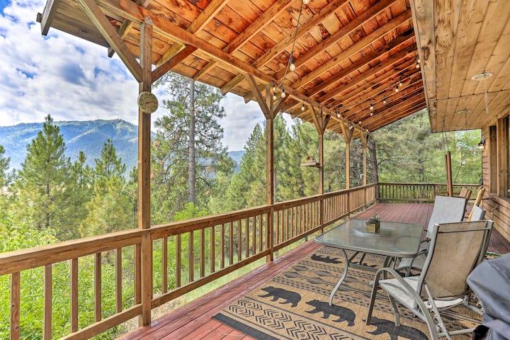 Peaceful Cabin W/ Mtn + River Views, Fire Pit - Garden Valley, ID