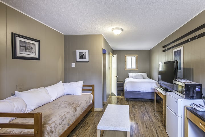 Studio Suite - Room 12 - Rossland