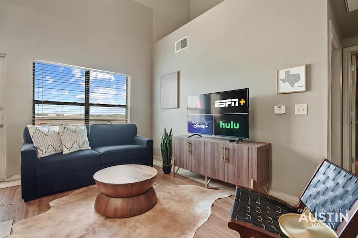 Balcony Views + Ideal West Campus Austin Location! - Windsor Hills - Austin