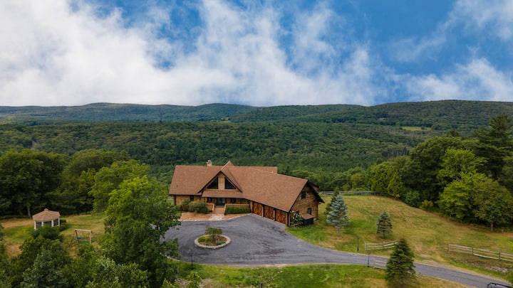 Chester By Avantstay | Secluded Home + Great Views - Great Barrington, MA