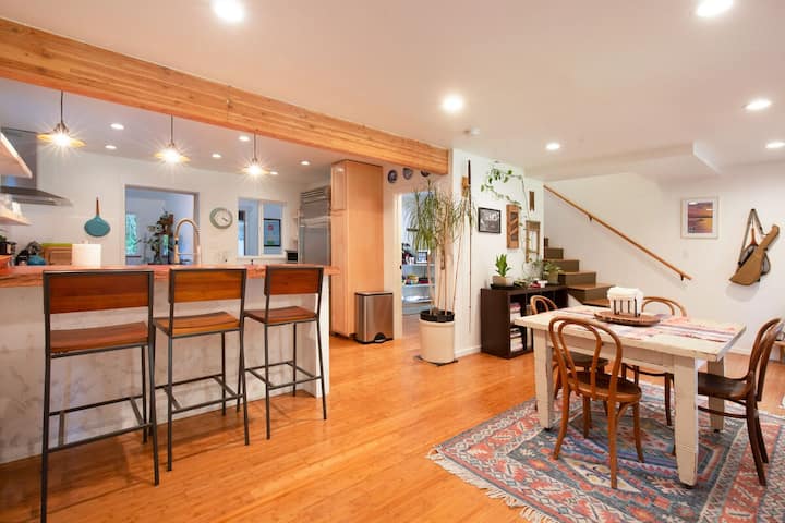 Nature Haven Retreat- Redwood Seclusion & Hot Tub! - Trinidad