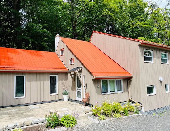 Grand Chalet à 2 Minutes Du Mont Orford-les Noyers - Orford, QC