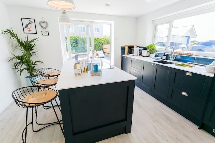 Y Bwthyn - In The Heart Of Rhosneigr, Nr The Beach - Rhosneigr