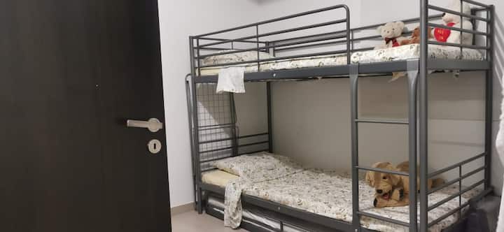 2br-7 Guests-free Parking-pool-aircon - Фамагуста