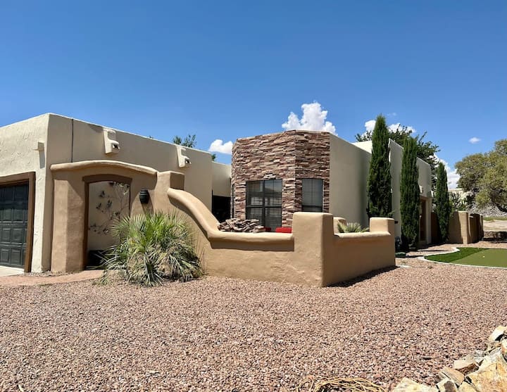 Cheerful 2-bedroom Townhouse With Beautiful Views - Las Cruces, NM