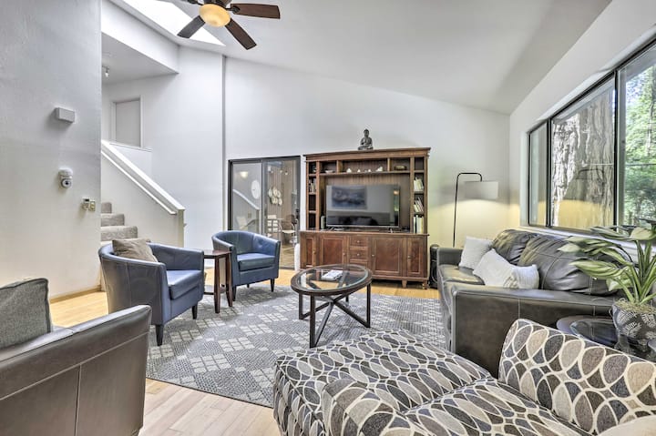 Tranquil Guerneville Home W/ Redwood Views - Guerneville, CA