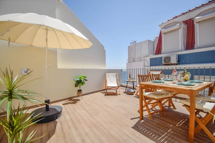 2 Bedroom Apartment & Balcony 1 Min From The Beach - Estoril