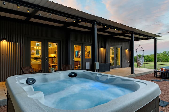 Hot Tub, Cowboy Pool, Pet Friendly, Close To Town - Fredericksburg, TX