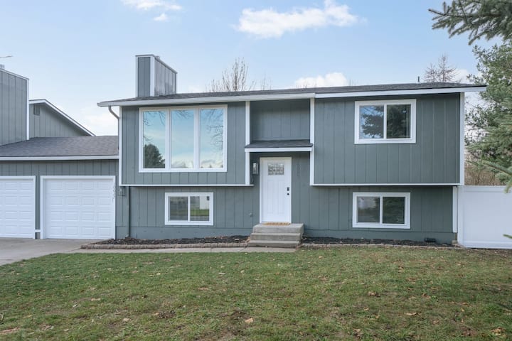 Family Home- 13 Mi To Silverwood! - Coeur d'Alene, ID