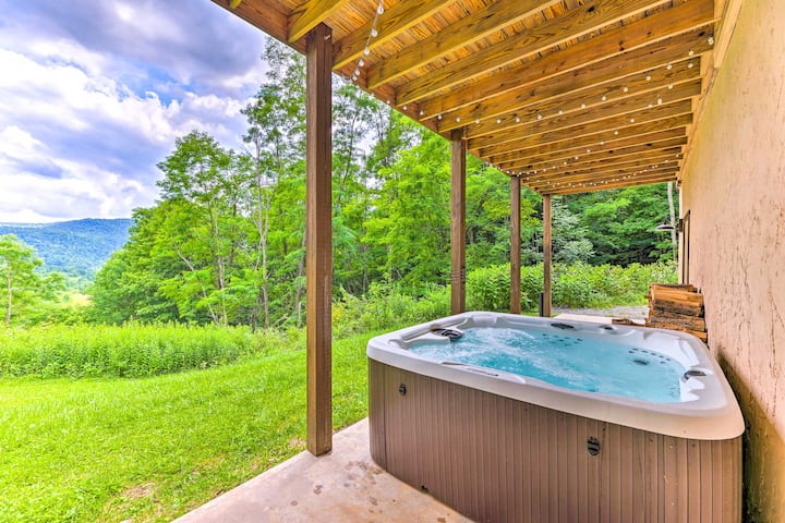 Slaty Fork Escape W/ Mountain View + Hot Tub! - Snowshoe Mountain Resort, WV