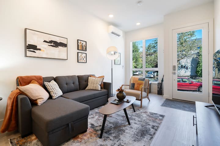 Modern Capitol Hill Home W/ Rooftop & City Views - Seattle, WA