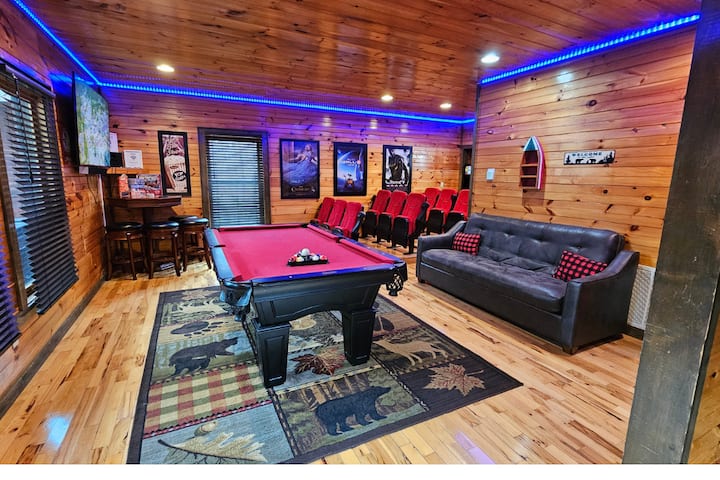 5br Gatlinburg Cabin • Pet Friendly • Wooded View - ガットリンバーグ, TN