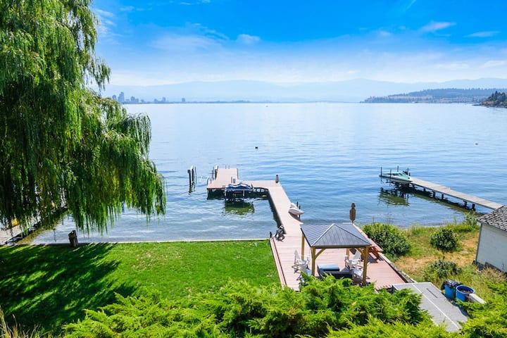 Lux Lakeside Home/private Dock/boat Lift/garden - Kelowna