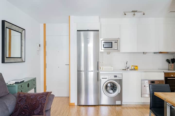 Beautiful Flat In Barrio De Las Letras Cerv. 2-1ba - Madryt